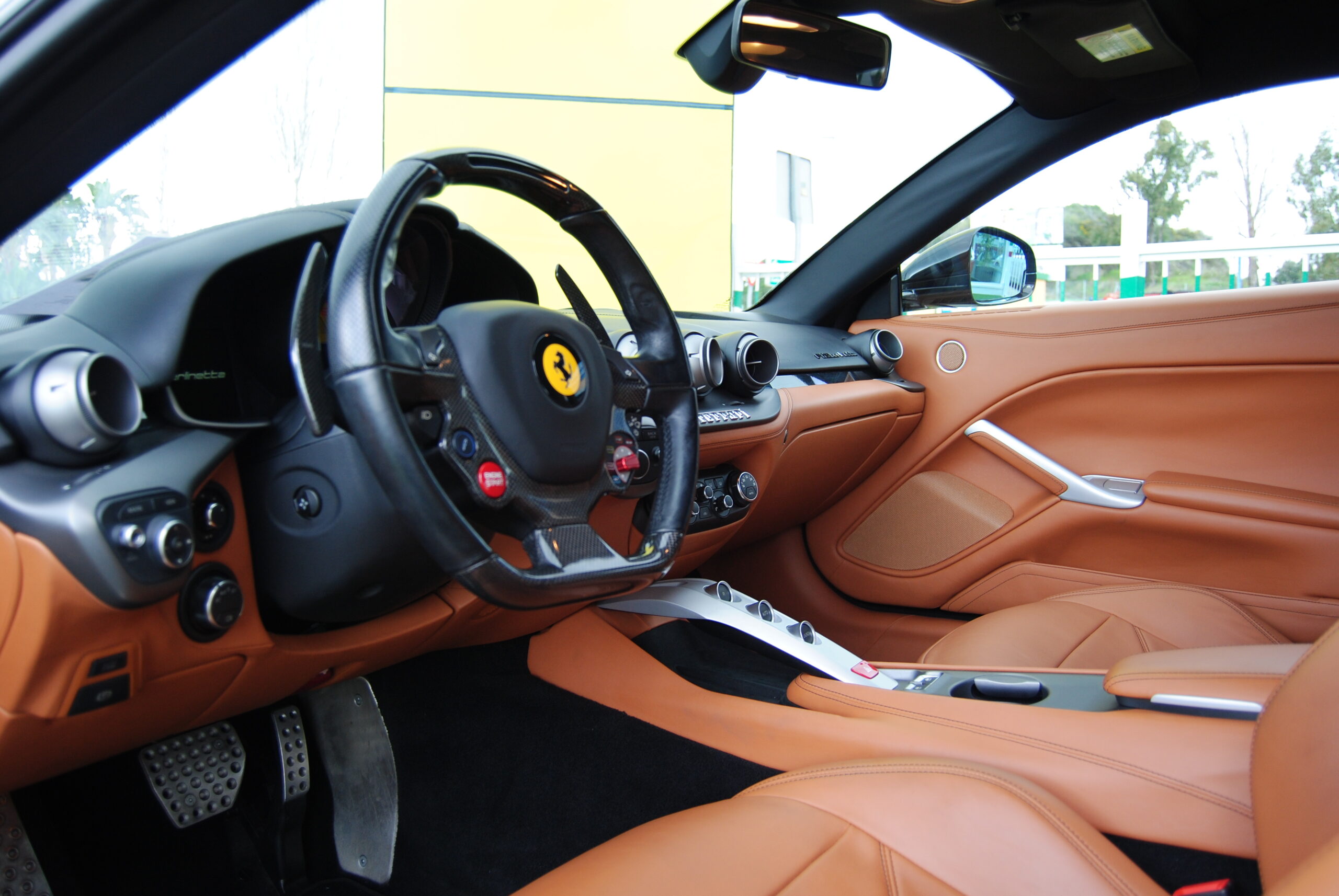 Ferrari F12 Berlinetta - Rosso Corsa