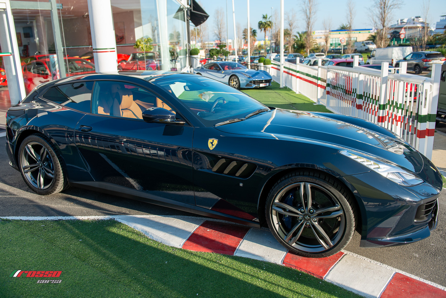 Ferrari GTC4 Lusso - Rosso Corsa