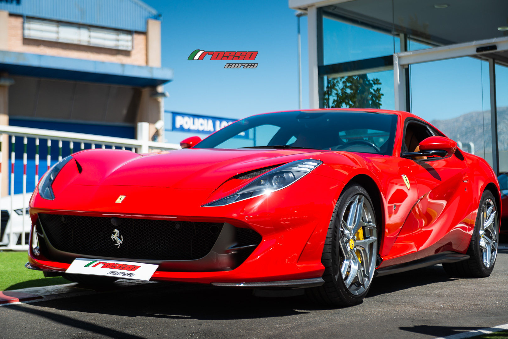 Rosso Corsa - Ferrari 812 Superfast