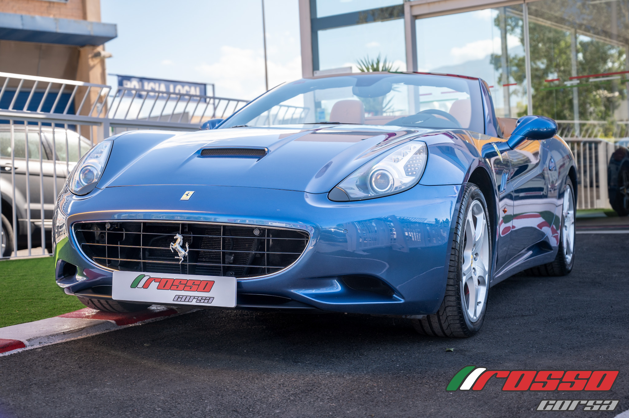 Rosso Corsa - Ferrari California Blue