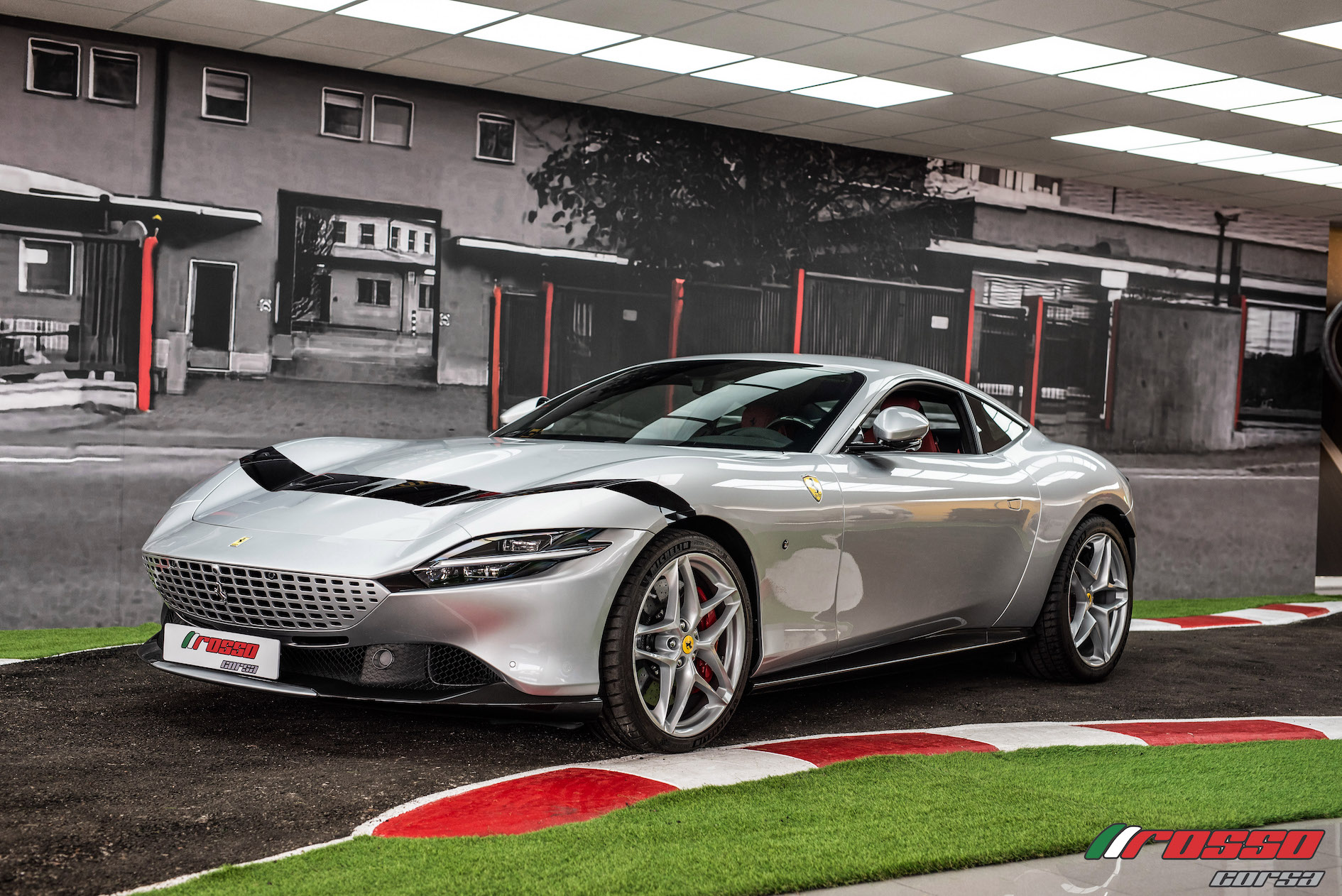 Rosso Corsa - Ferrari Roma