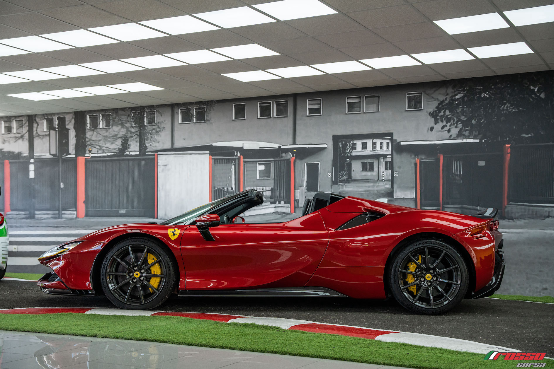 FERRARI SF90 SPIDER - Rosso Corsa