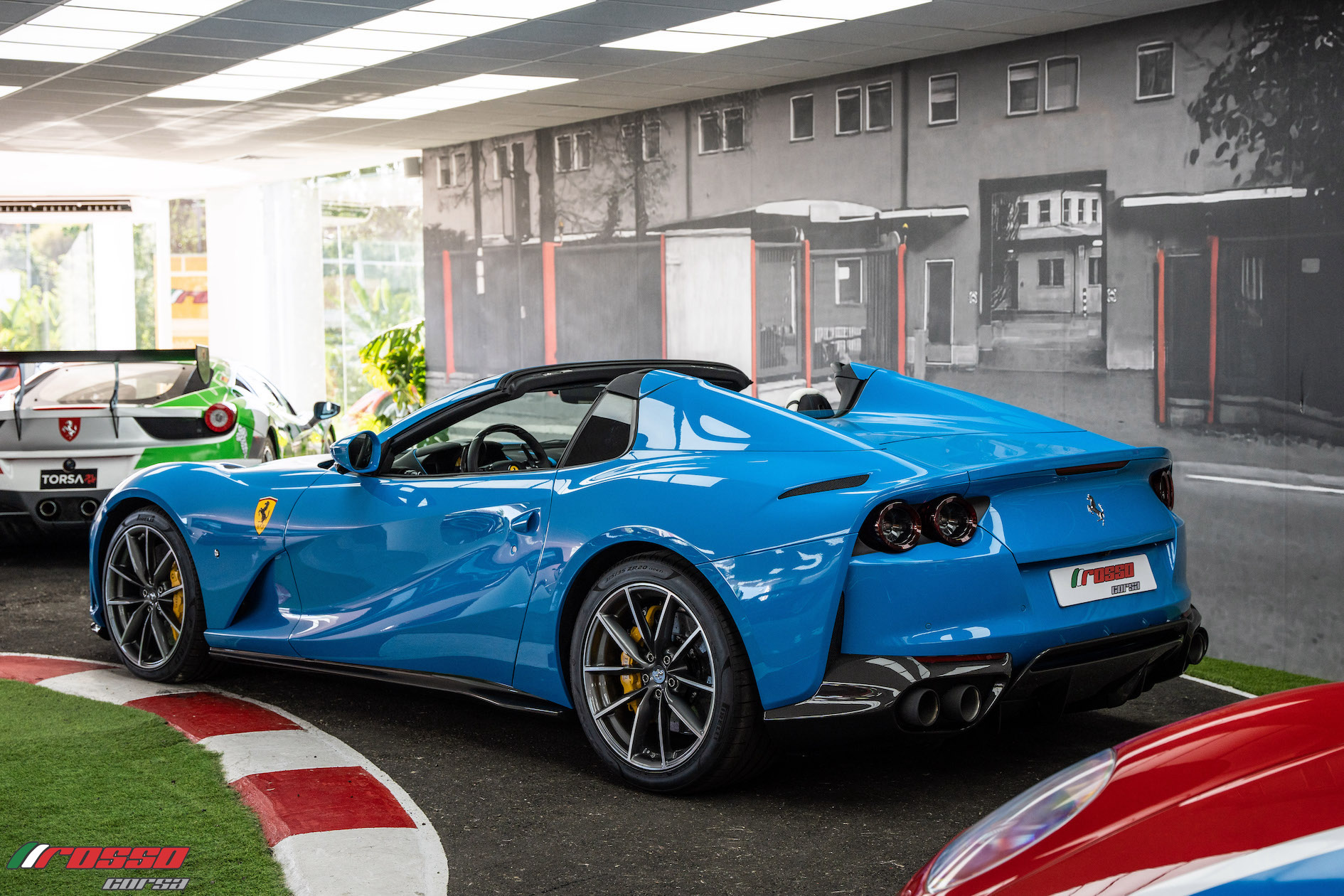 FERRARI 812 GTS - Rosso Corsa