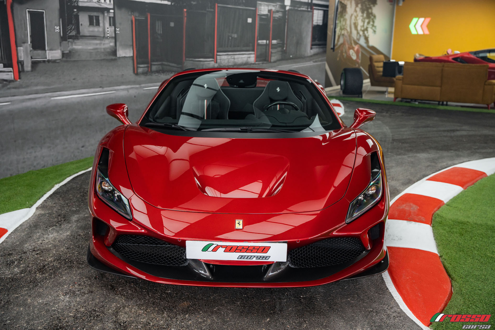FERRARI F8 SPIDER - Rosso Corsa